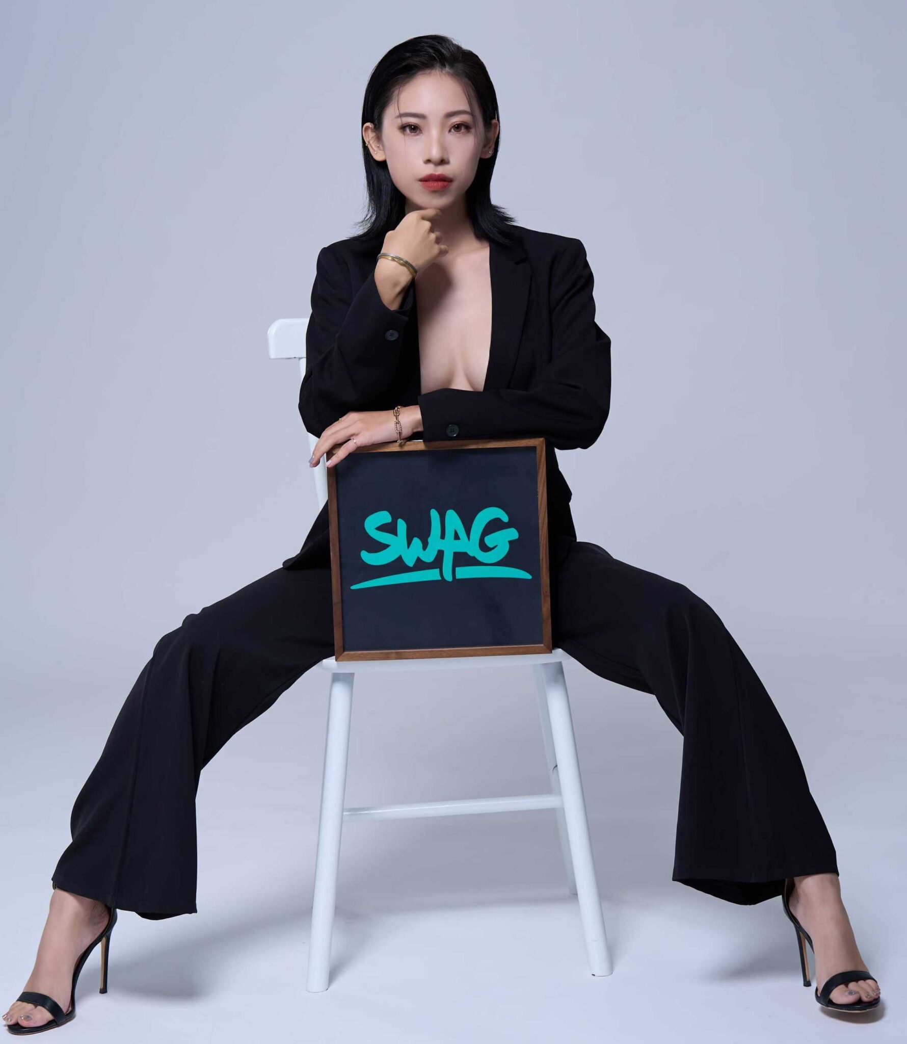 簽了簽了！前八軍團輔導長內內加入 SWAG，直播處女秀流量破表！ - SWAG Blog - SWAG 官方部落格